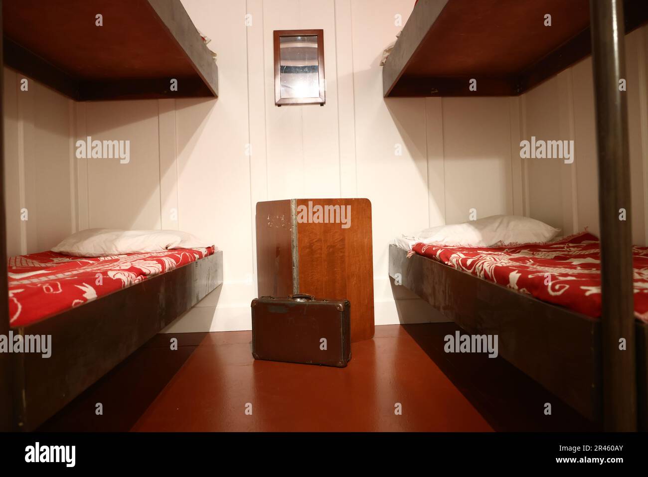 Third class cabin titanic hi-res stock photography and images - Alamy