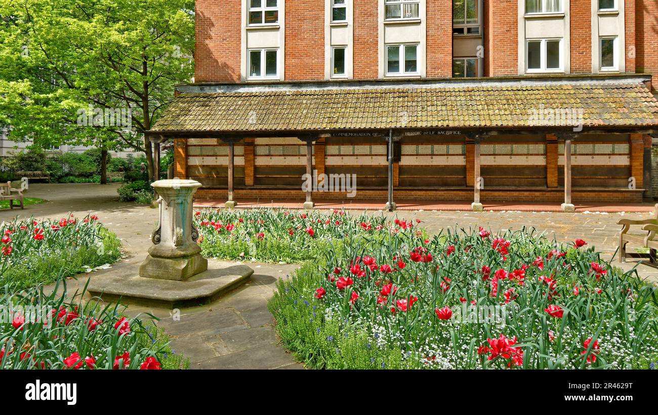 London King Edward Street Postmans Park Memorial to Heroic Self ...
