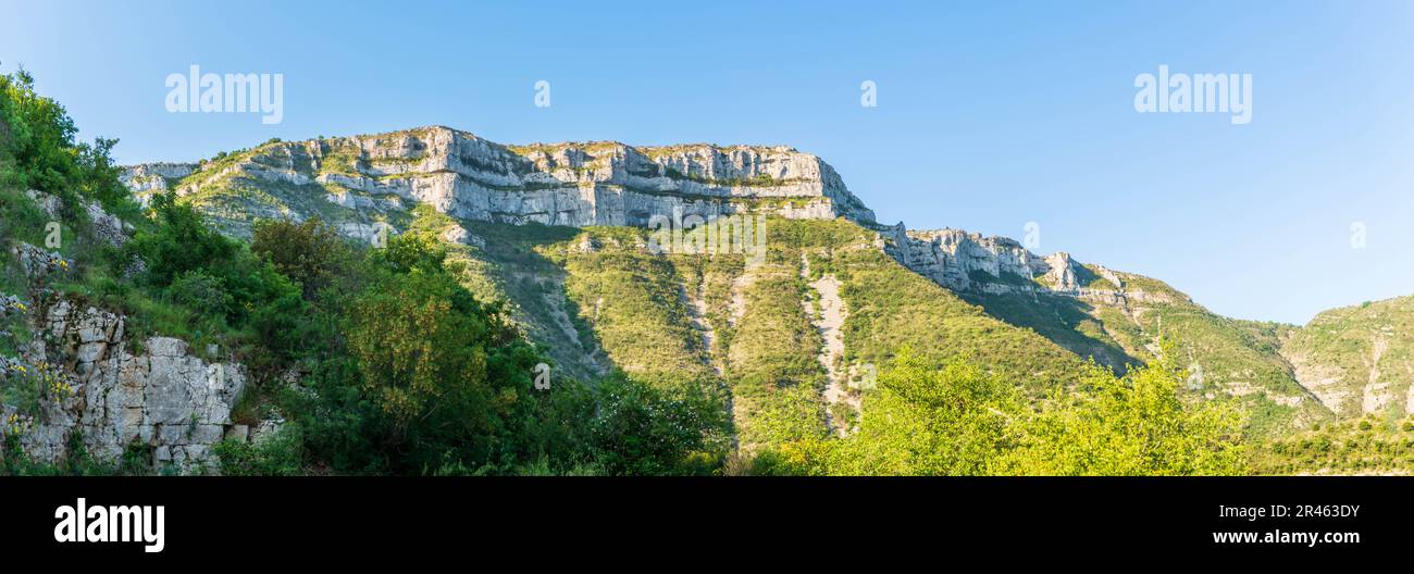Navacelles circus, in Hérault, Occitanie, France Stock Photo - Alamy
