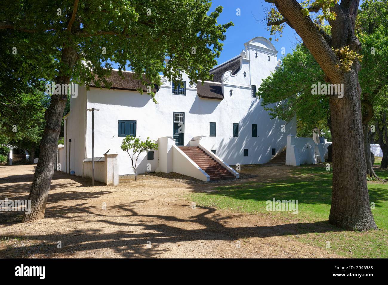 Groot Constantia Wine Estate historic building in Dutch architectural ...