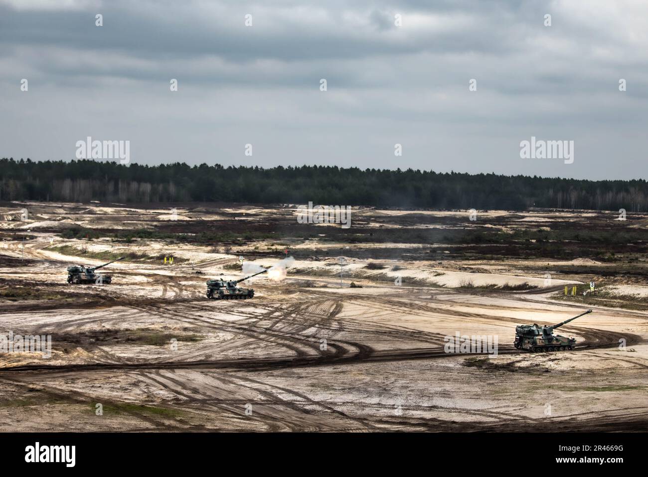 Polish soldiers assigned to the 14th Artillery Battalion, 21st Brigade ...