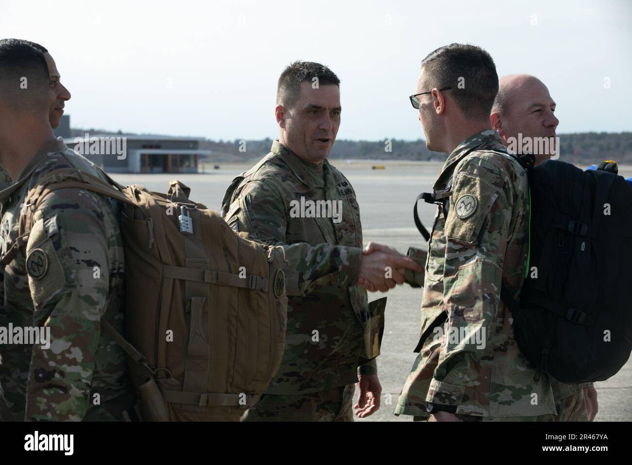HANSCOM, AFB, Mass – Soldiers from the 1st Battalion, 182nd Infantry ...