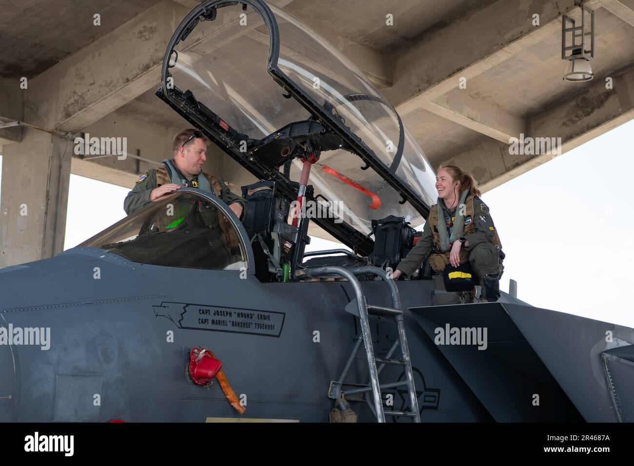 A U.S. Air Force F-15E Strike Eagle pilot and weapons systems officer ...