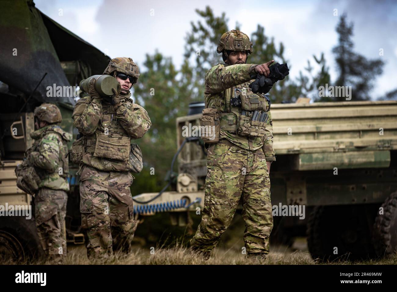 Cannon crew member hi-res stock photography and images - Alamy