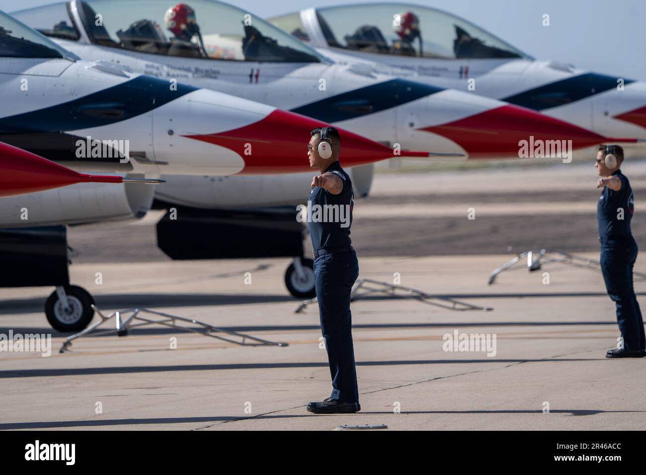 The United States Air Force Air Demonstration Squadron "Thunderbirds ...