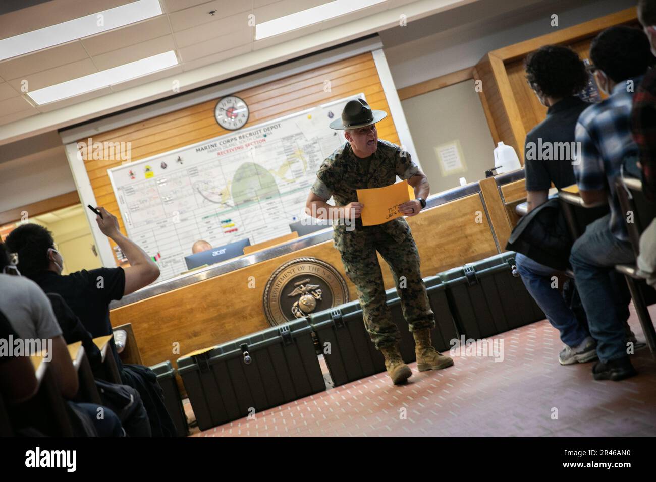 New recruits with Fox Company, 2nd Recruit Training Battalion, arrive ...