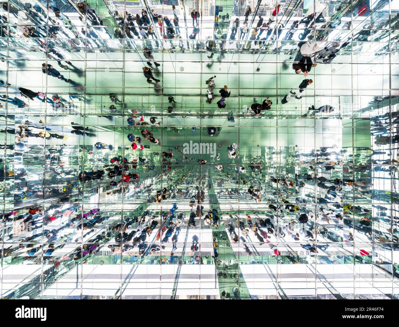 Summit , One Vanderbilt, Observation Skyscraper Platform Mirrored ...