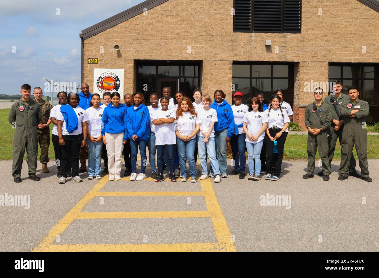 Military mess hall operations hi-res stock photography and images - Alamy