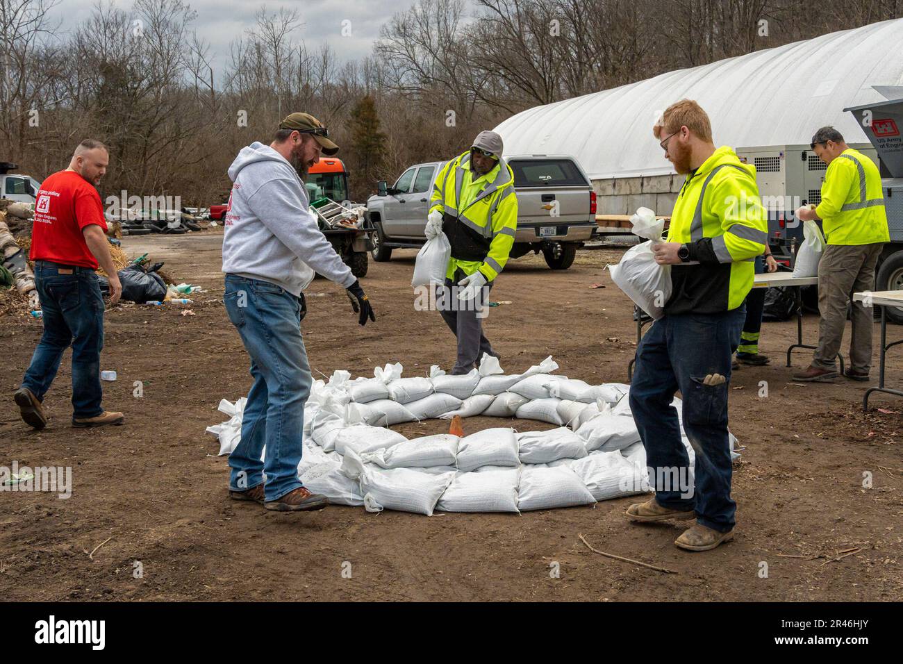 U.S. Army Corps of Engineers Louisville District Emergency Manager Bob ...