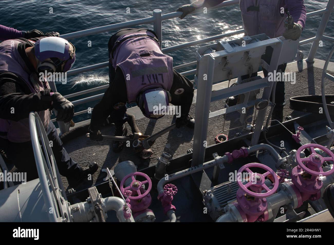 230122-N-XN177-1025 PACIFIC OCEAN (Jan. 22, 2023) – Aviation Boatswain ...