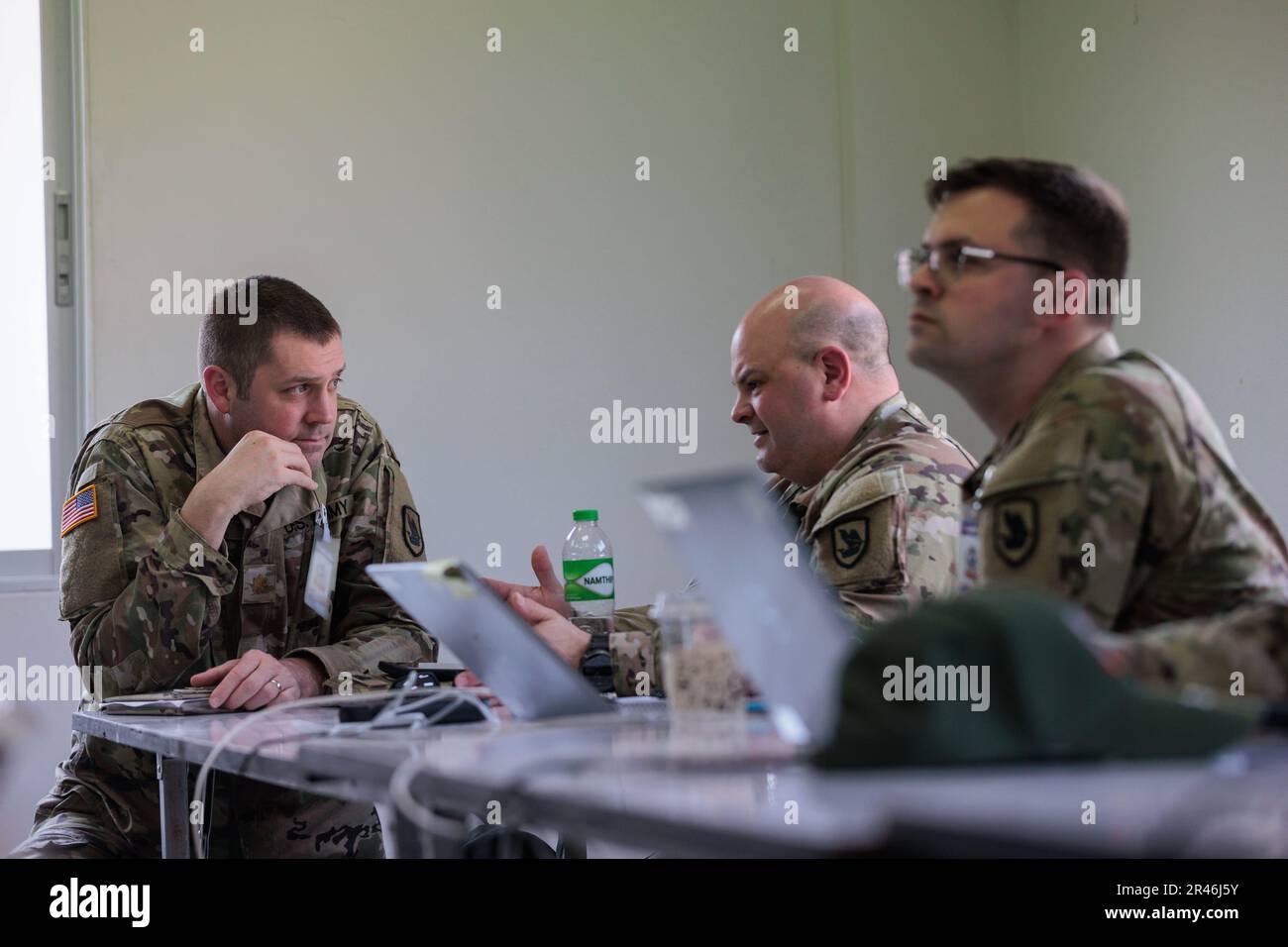 Oipe brief hi-res stock photography and images - Alamy