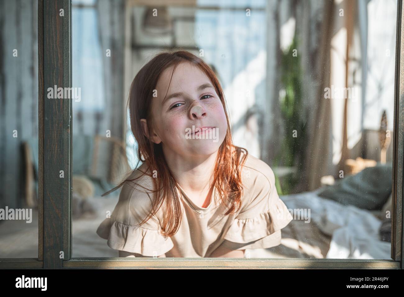 Nose against the snowy window hi-res stock photography and images - Alamy