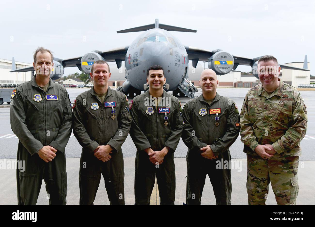 Distinguished Flying Cross recipients pose for a photo with Maj. Gen ...