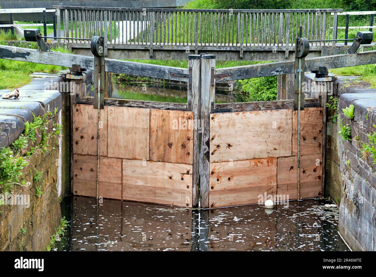 Forth and clyde canal lock gates closed Stock Photo - Alamy Forth and clyde canal lock gates closed Stock Photo - Alamy