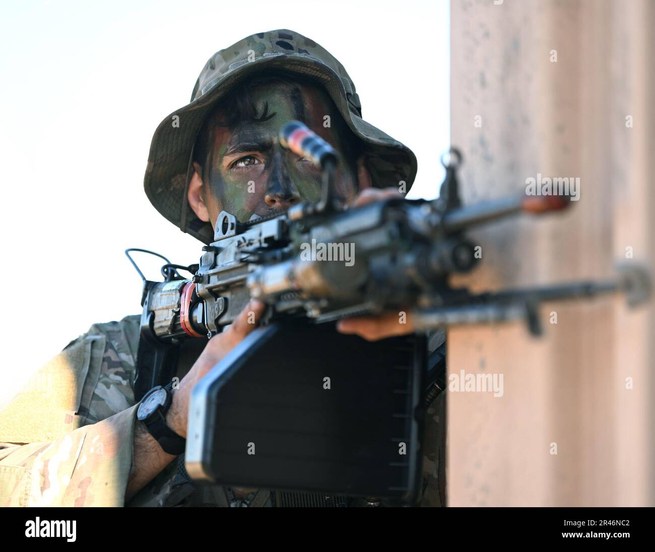 A Soldier assigned to the U.S. Army John F. Kennedy Special Warfare ...