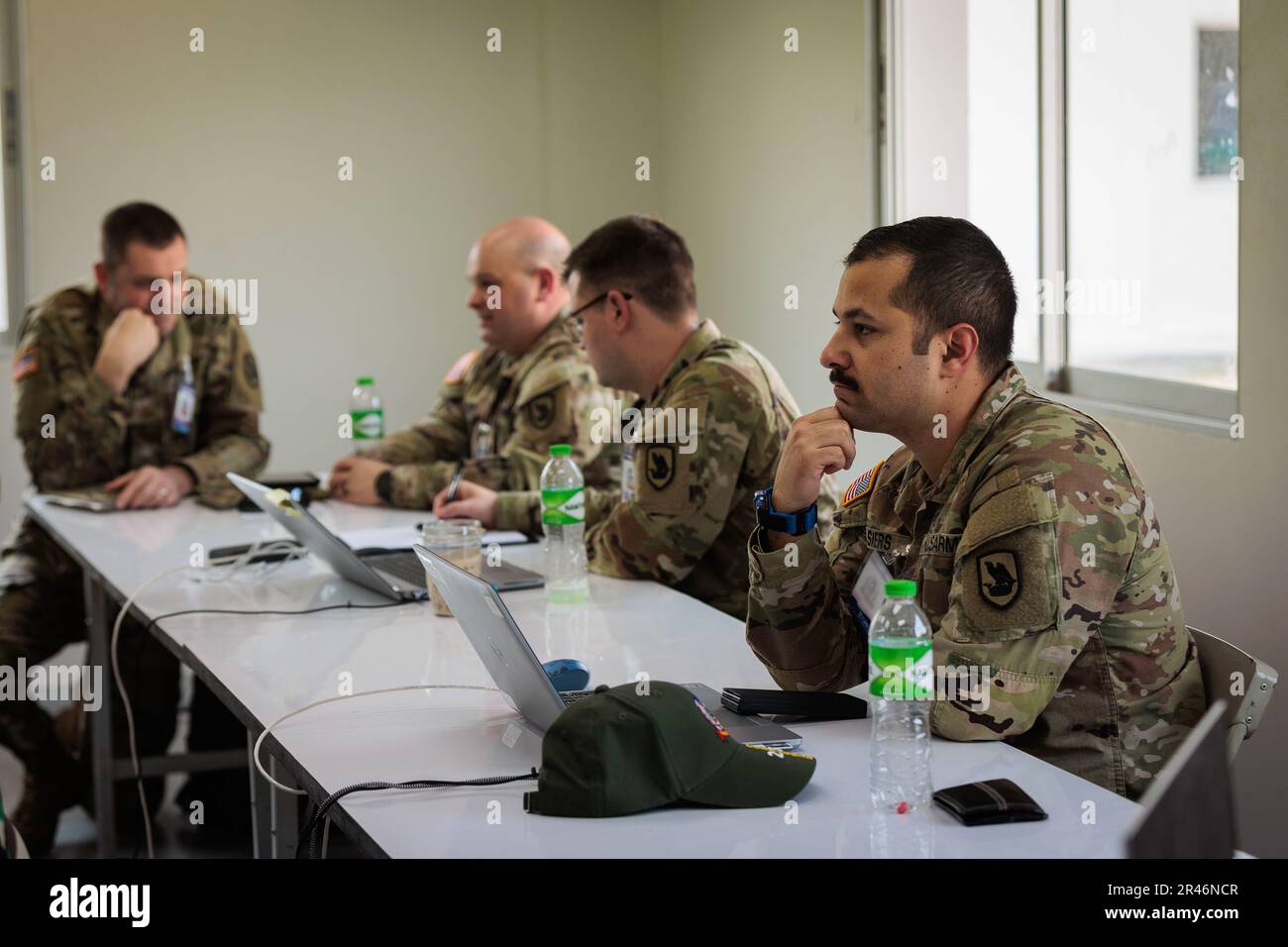 Oipe brief hi-res stock photography and images - Alamy