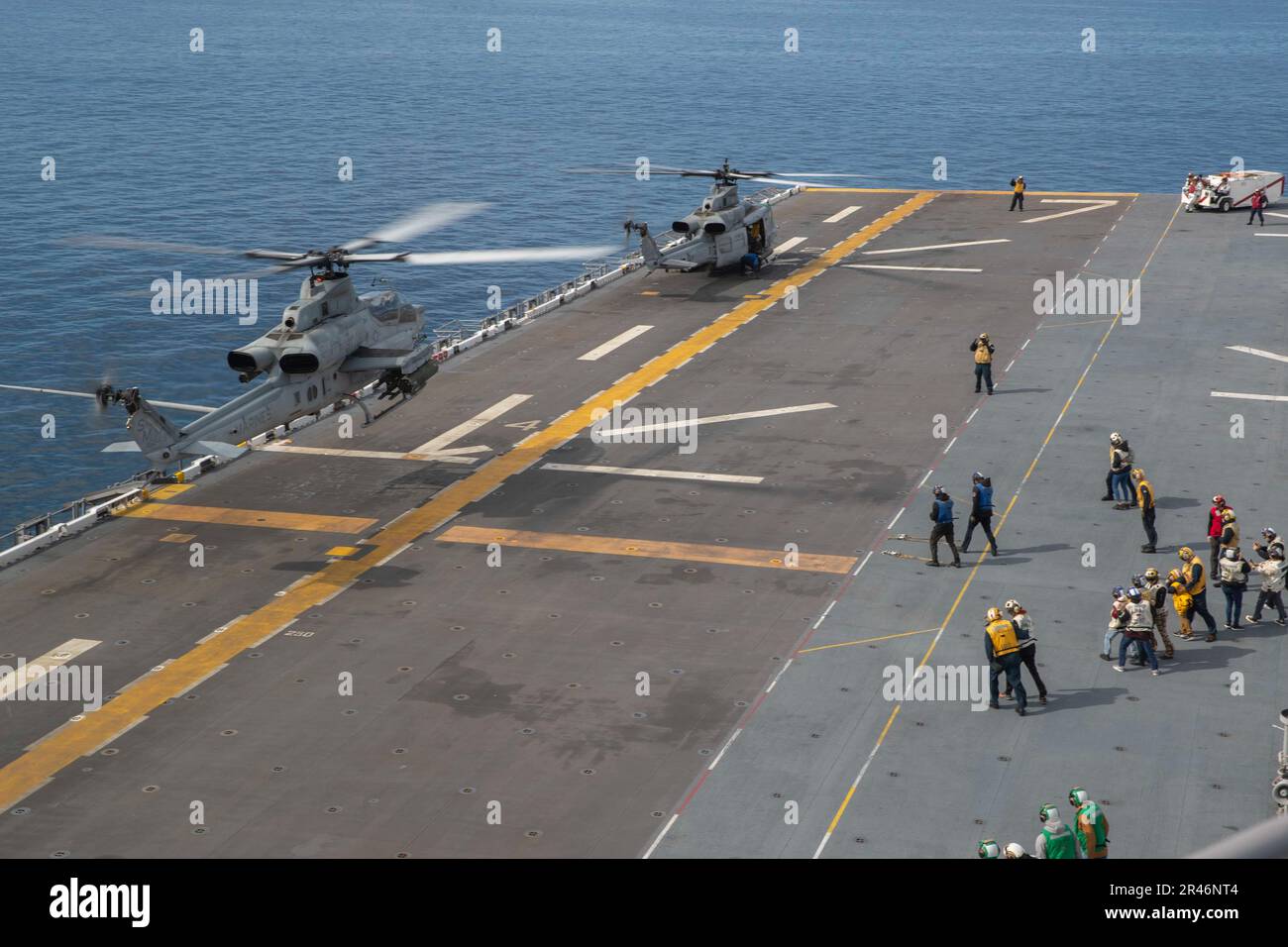 230203-N-VJ326-1301 PACIFIC OCEAN (Feb. 3, 2023) – A UH-1Y Venom ...