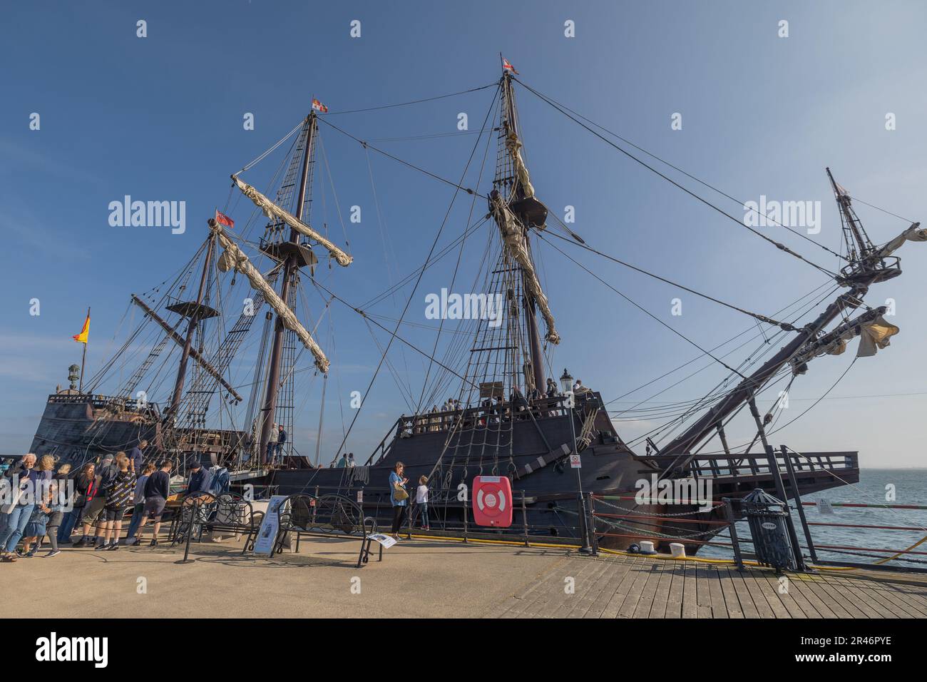 Constructiveness usefulness hi-res stock photography and images - Alamy