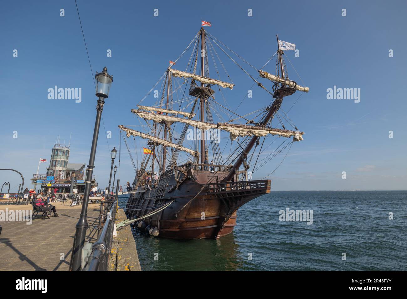 Constructiveness usefulness hi-res stock photography and images - Alamy