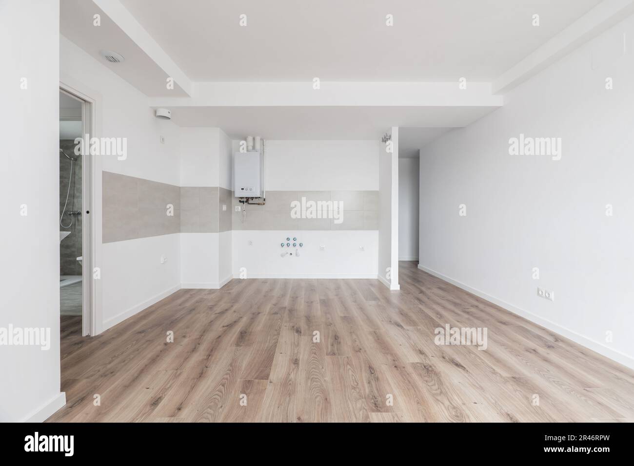 Kitchen without furniture hi-res stock photography and images - Alamy