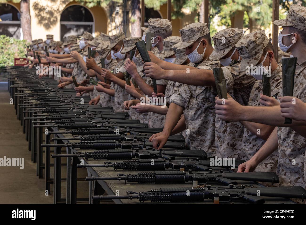 M16a4 service rifle issue hi-res stock photography and images - Alamy