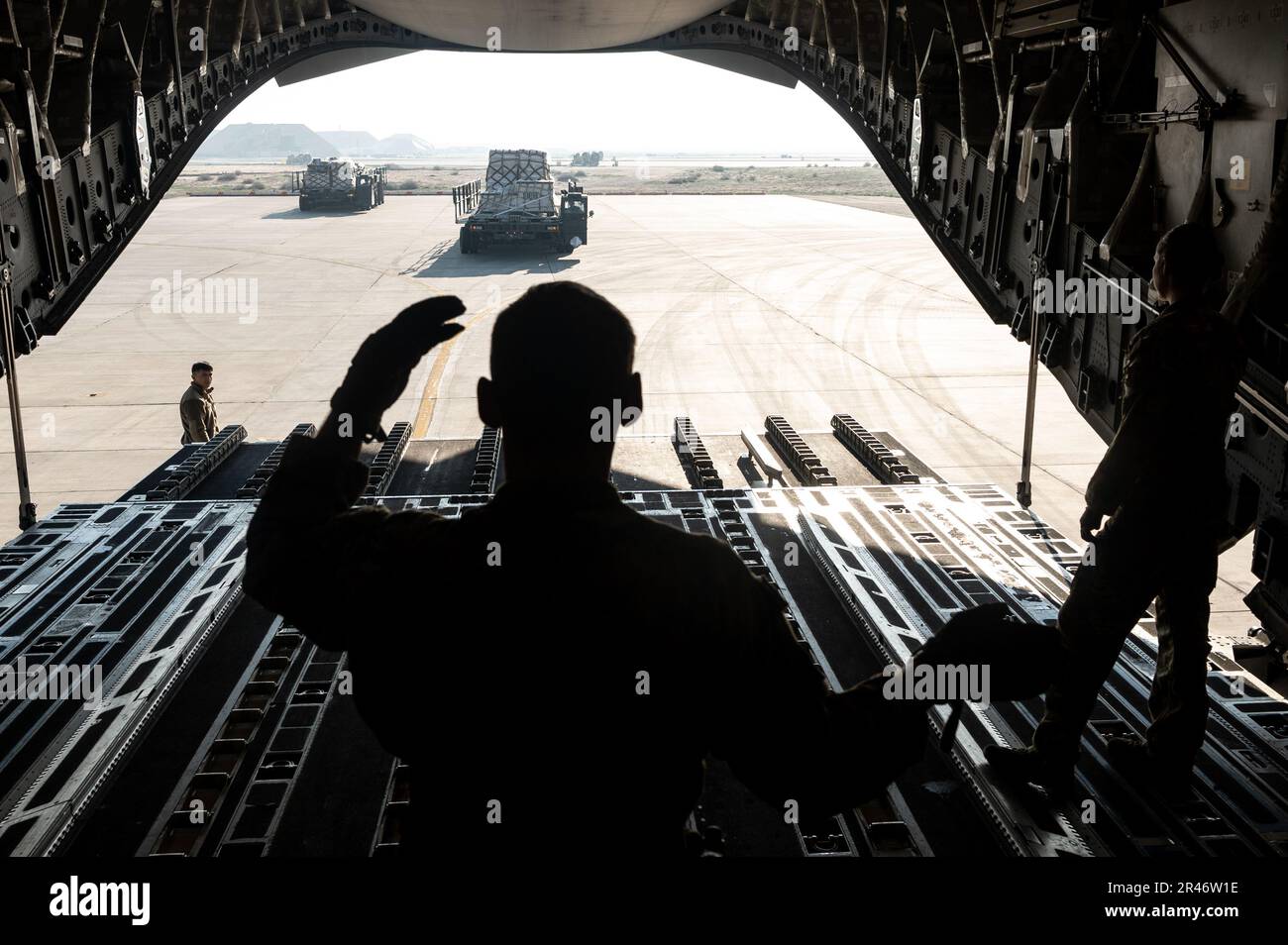 U.S. Air Force Staff Sgt. Shane Stoddard, 8th Expeditionary Airlift ...