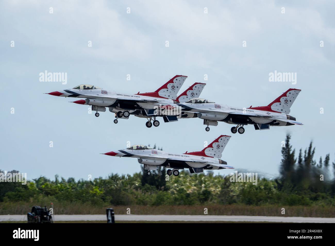 The United States Air Force Air Demonstration Squadron "Thunderbirds ...