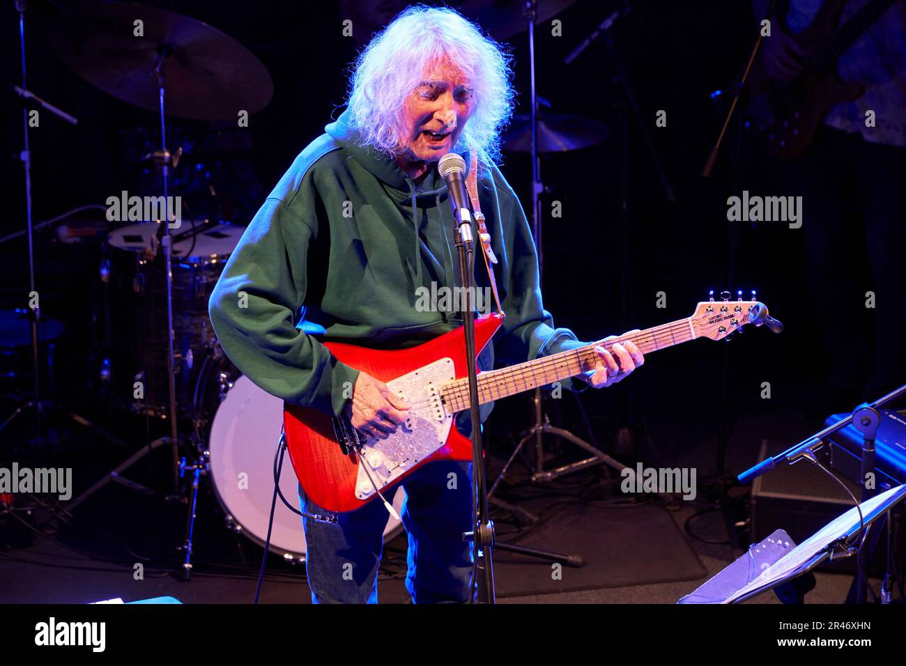Legendary country-rock guitarist Albert Lee performing at The Acapela ...