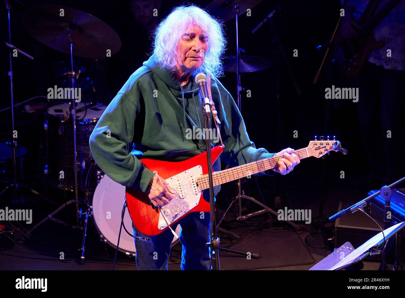 Albert lee guitarist hi-res stock photography and images - Alamy