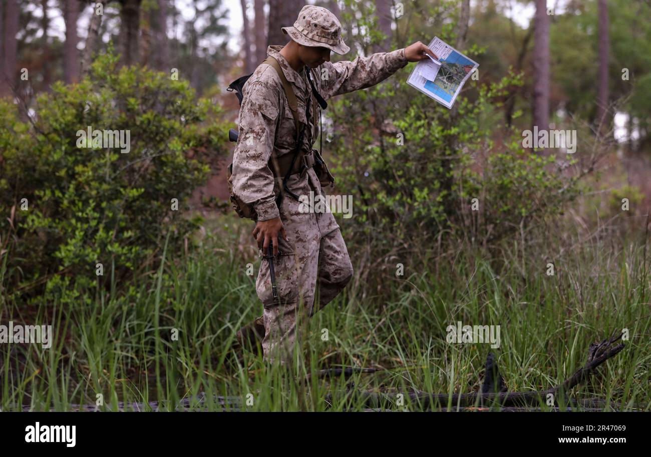 Recruits with Hotel Company, 2nd Recruit Training Battalion, complete ...