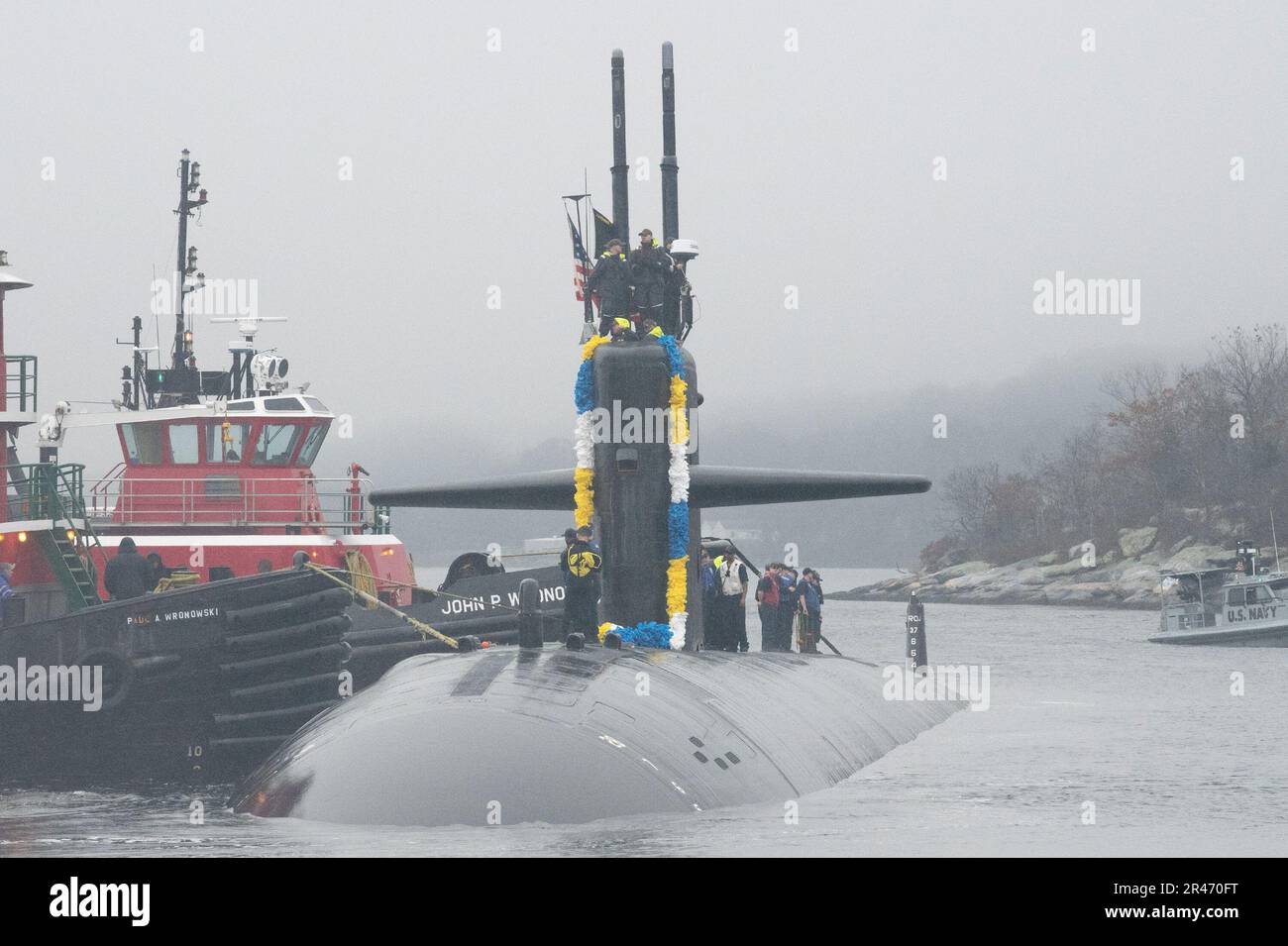 The Los Angeles-class fast-attack submarine USS Newport News (SSN 750 ...