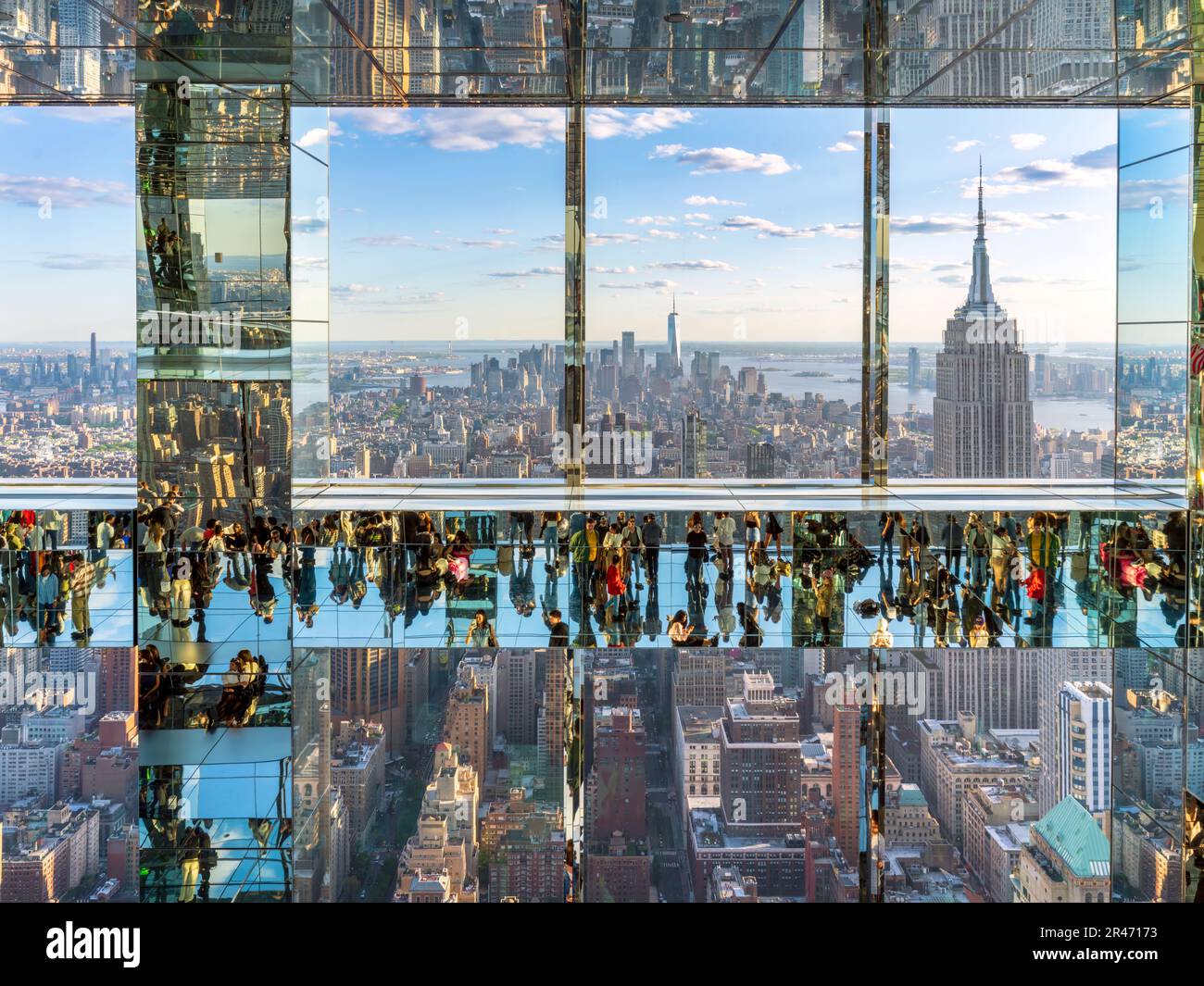 Summit , One Vanderbilt, Observation Skyscraper Platform Mirrored ...