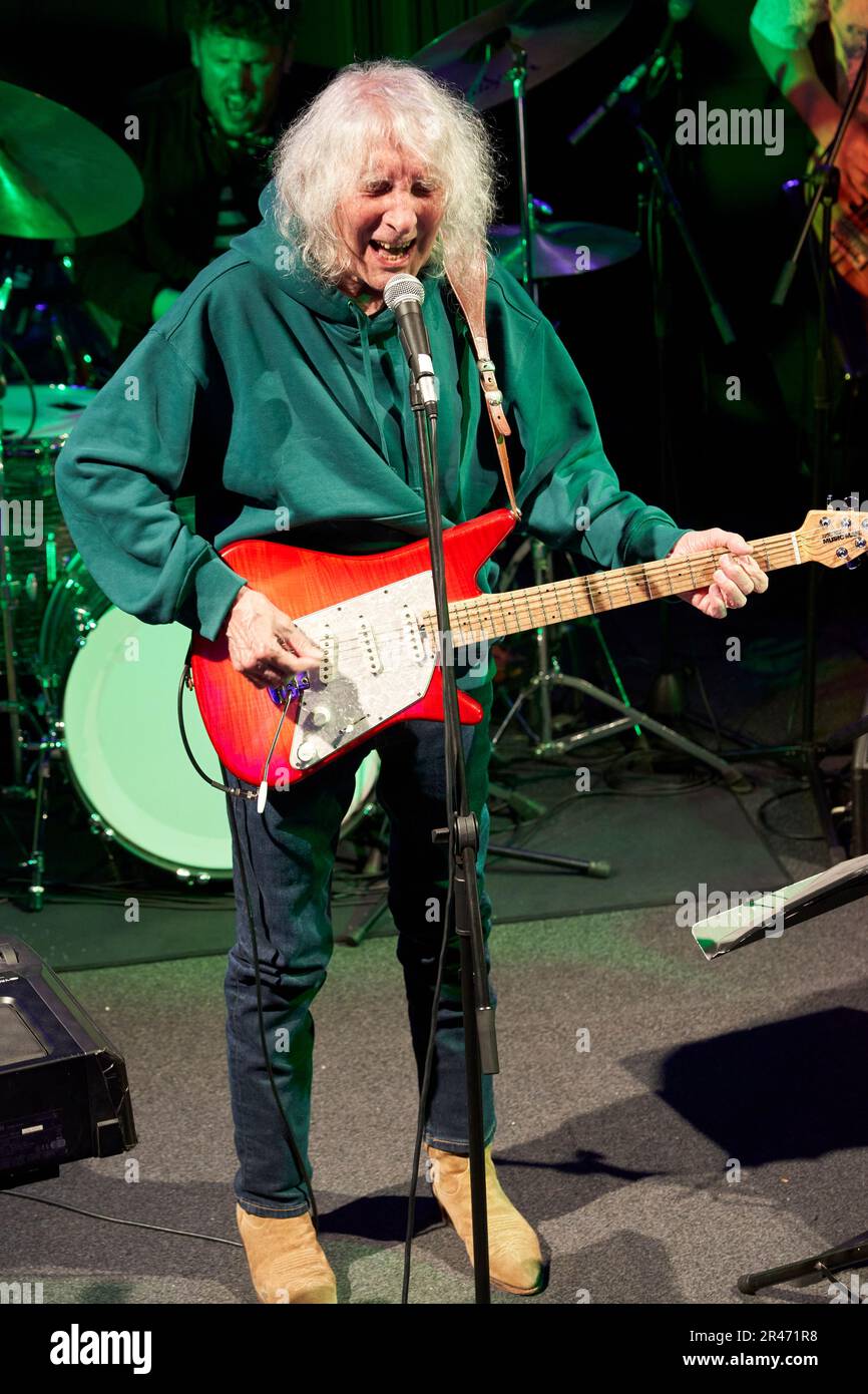 Legendary country-rock guitarist Albert Lee performing at The Acapela ...