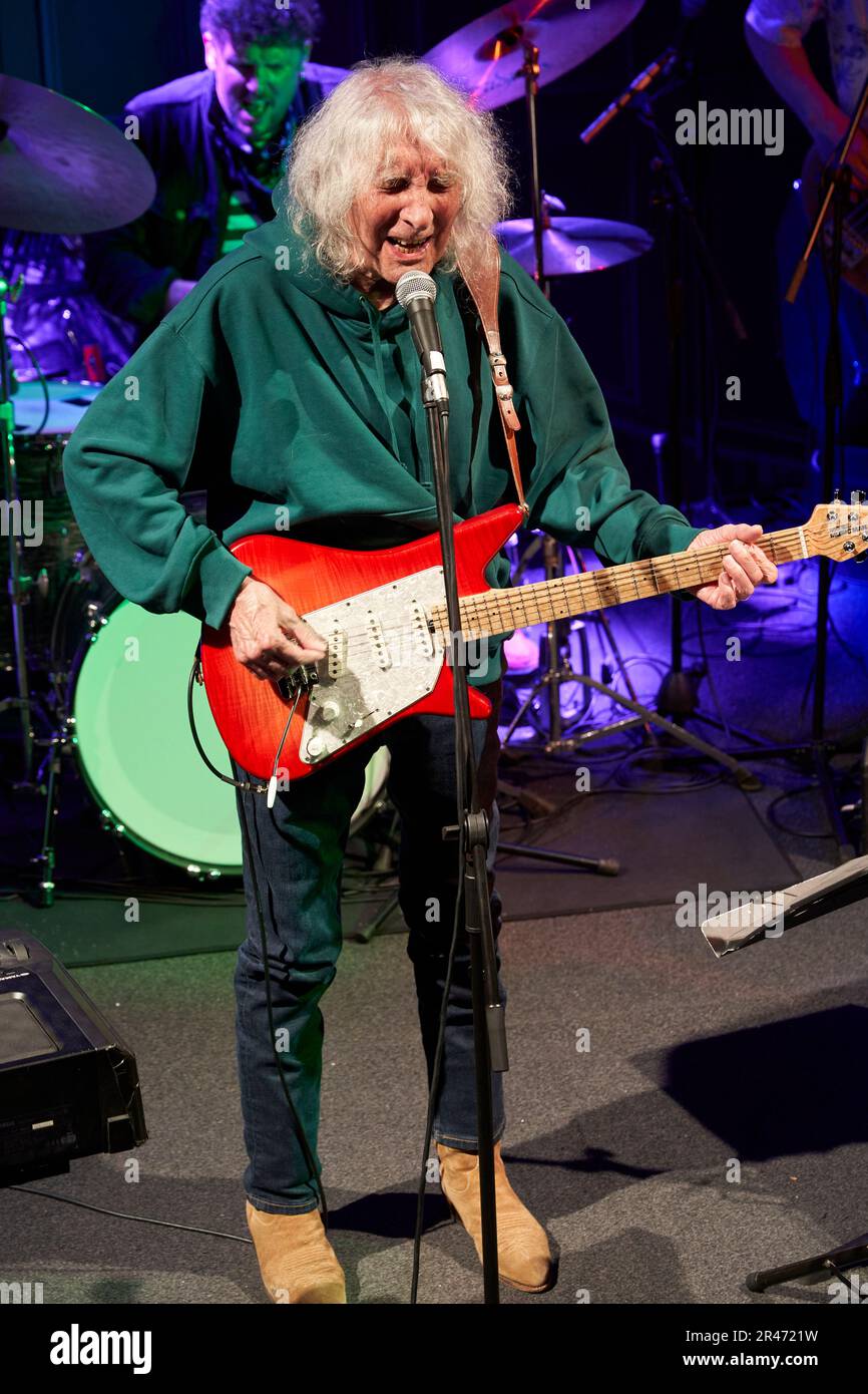 Legendary country-rock guitarist Albert Lee performing at The Acapela ...