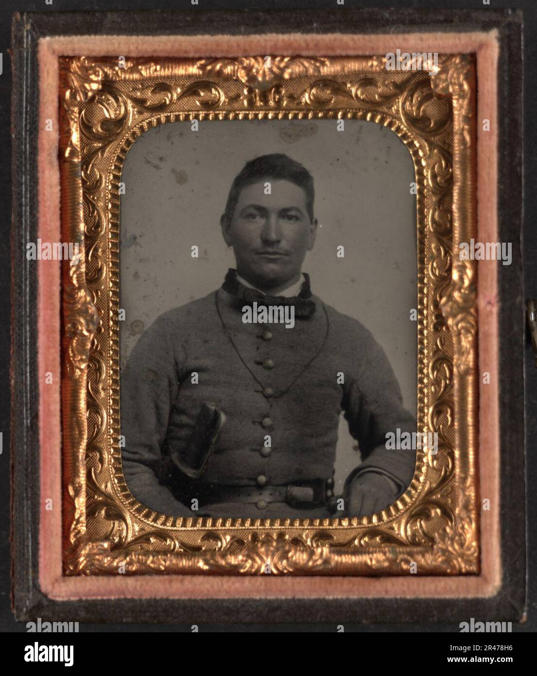 Unidentified soldier in Confederate uniform with Bowie knife Stock ...
