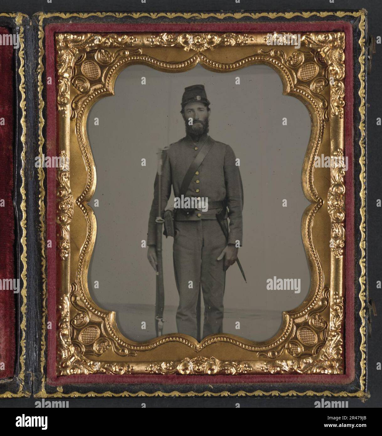 Unidentified soldier in Union uniform and Ohio Volunteer Militia belt ...
