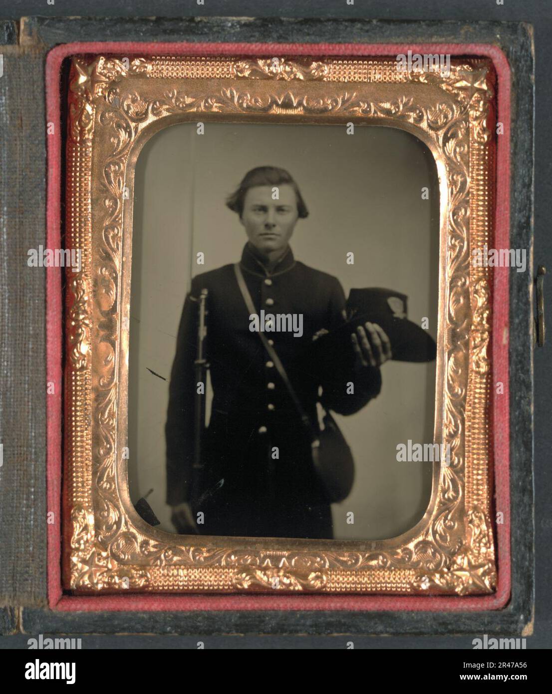 Unidentified soldier in Union uniform with bayoneted musket, canteen ...