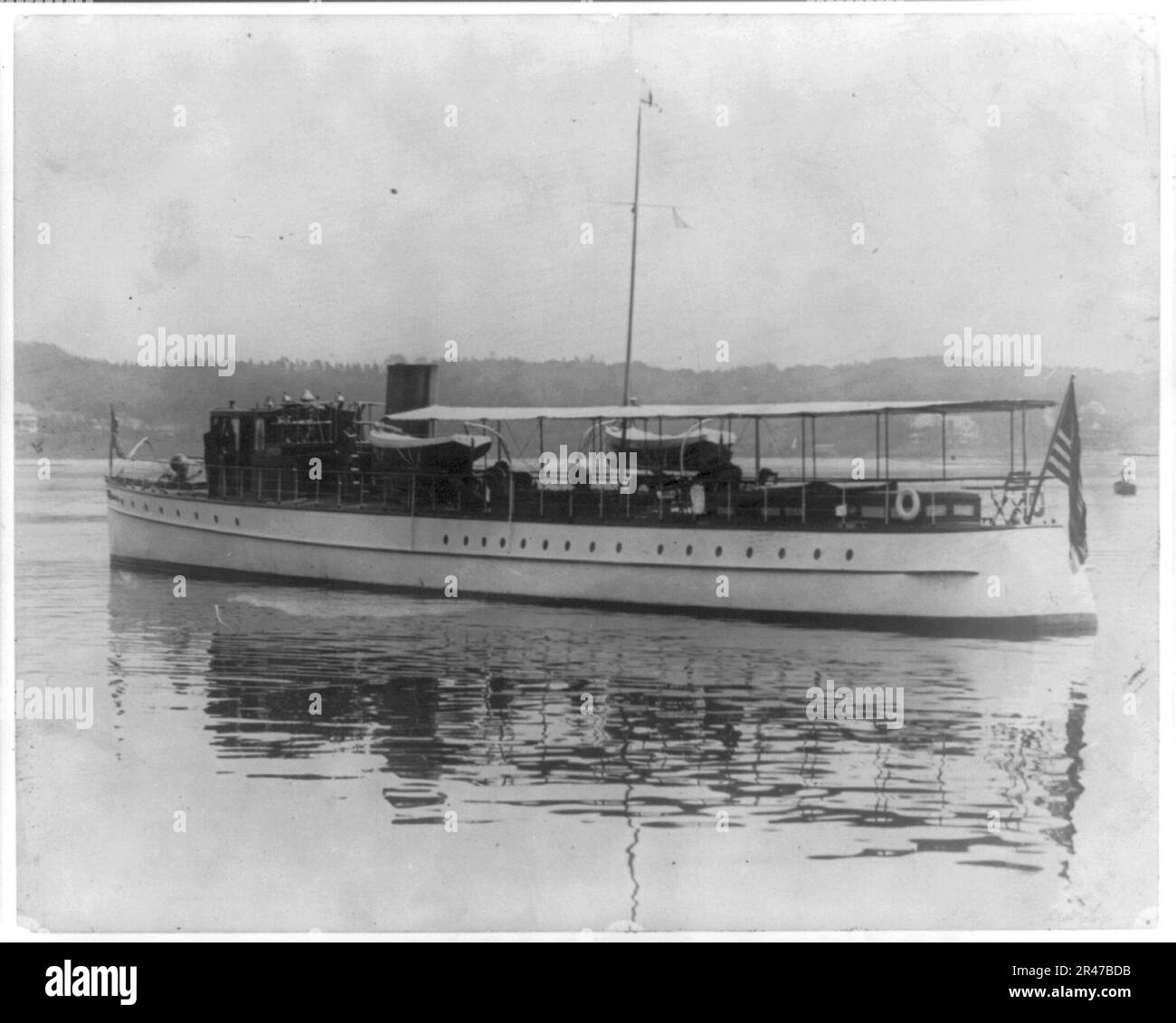 Full broadside hi-res stock photography and images - Alamy