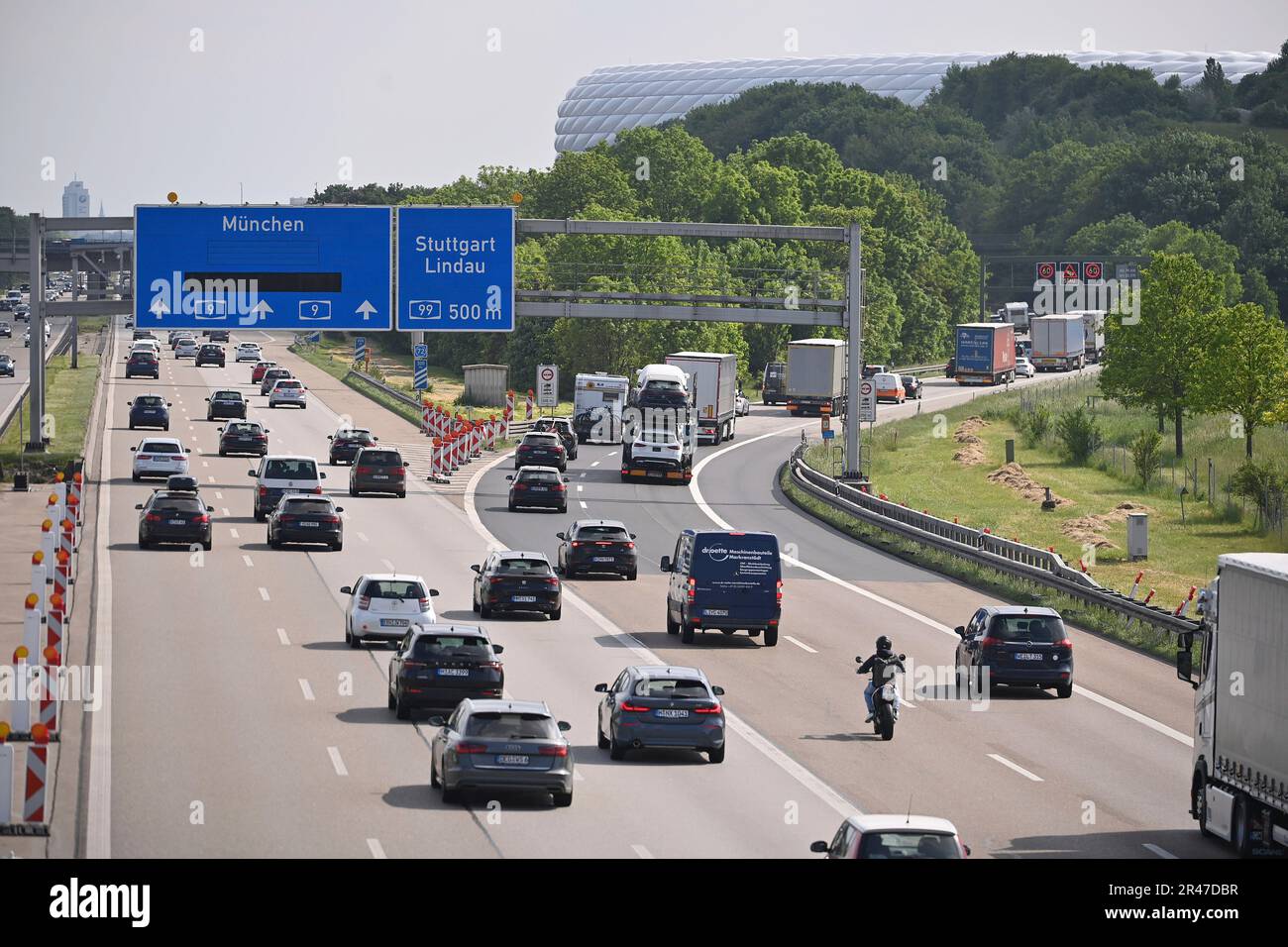 Dirnismaning, Deutschland. 26th May, 2023. Autobahn A9 on May 26, 2023 ...