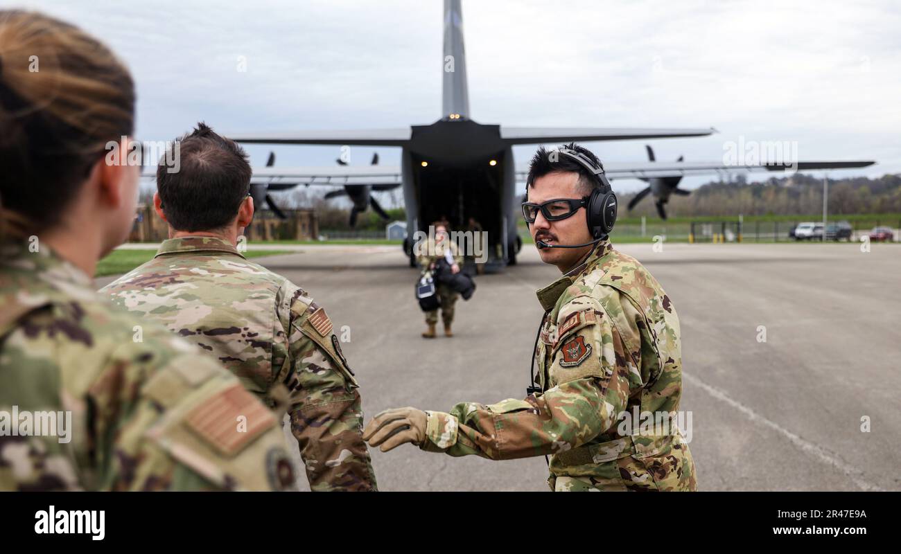 U.S. Air Force Senior Master Sgt. Joseph Valenzuela, right, 445th ...