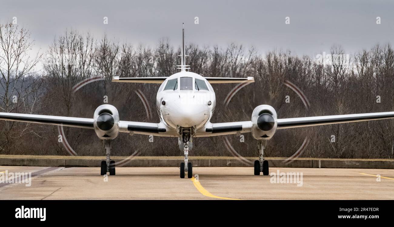 Pilots and crew from the West Virginia National Guard’s Counter Drug ...
