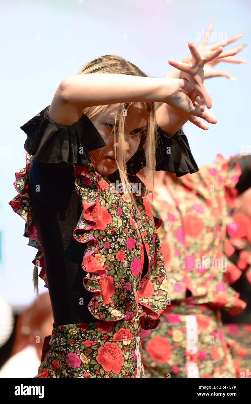 Casa a la escuela hi-res stock photography and images - Alamy