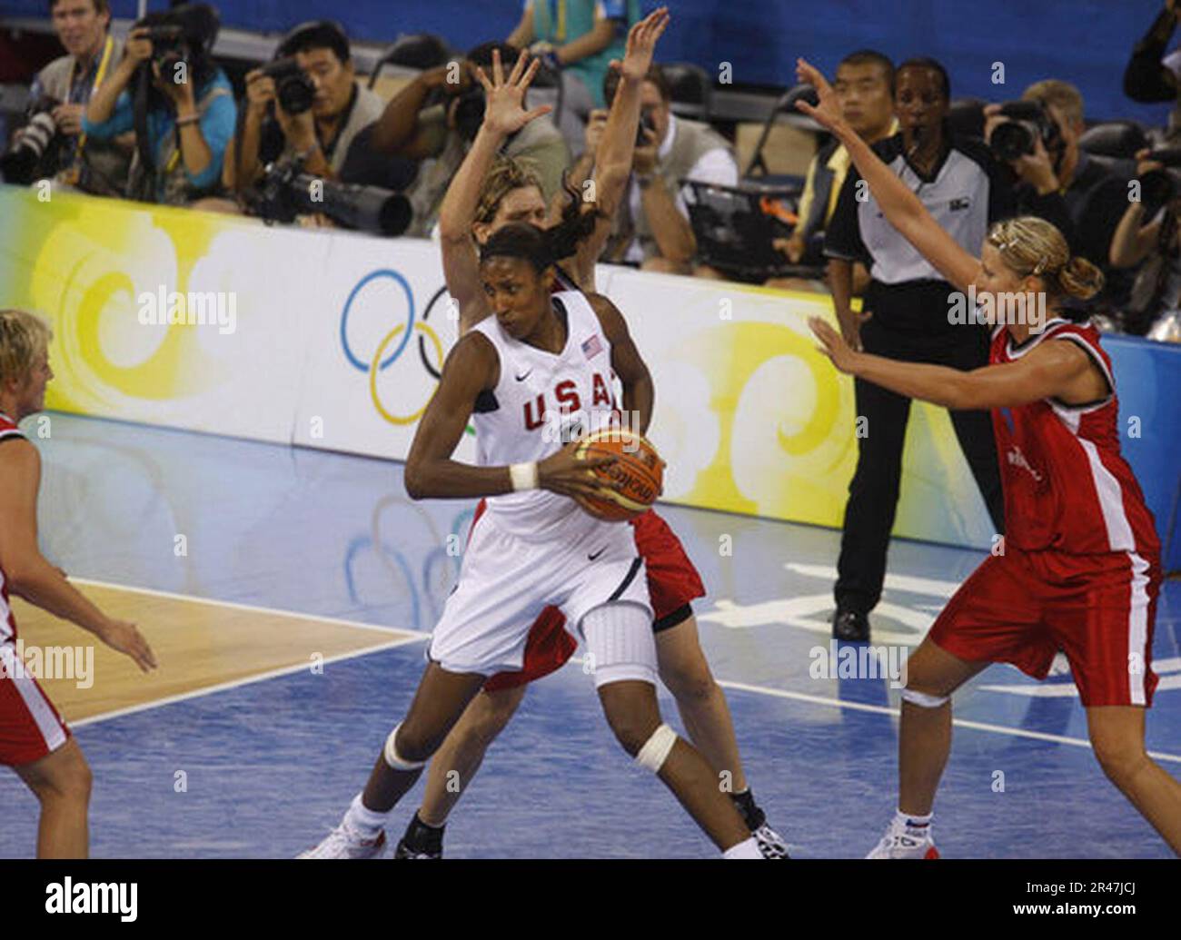 Womens national basketball team hi-res stock photography and images - Alamy