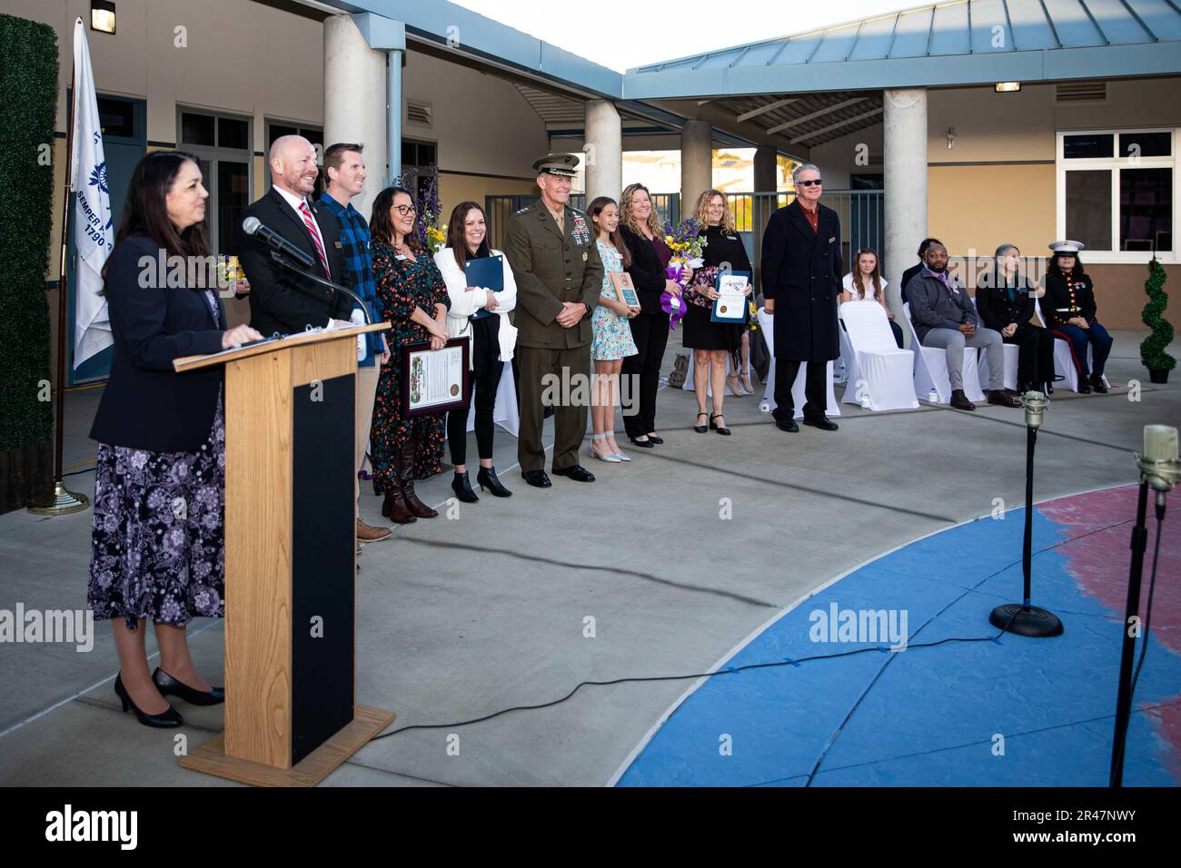 U.S. Marine Corps Lt. Gen. George W. Smith Jr., center, commanding ...