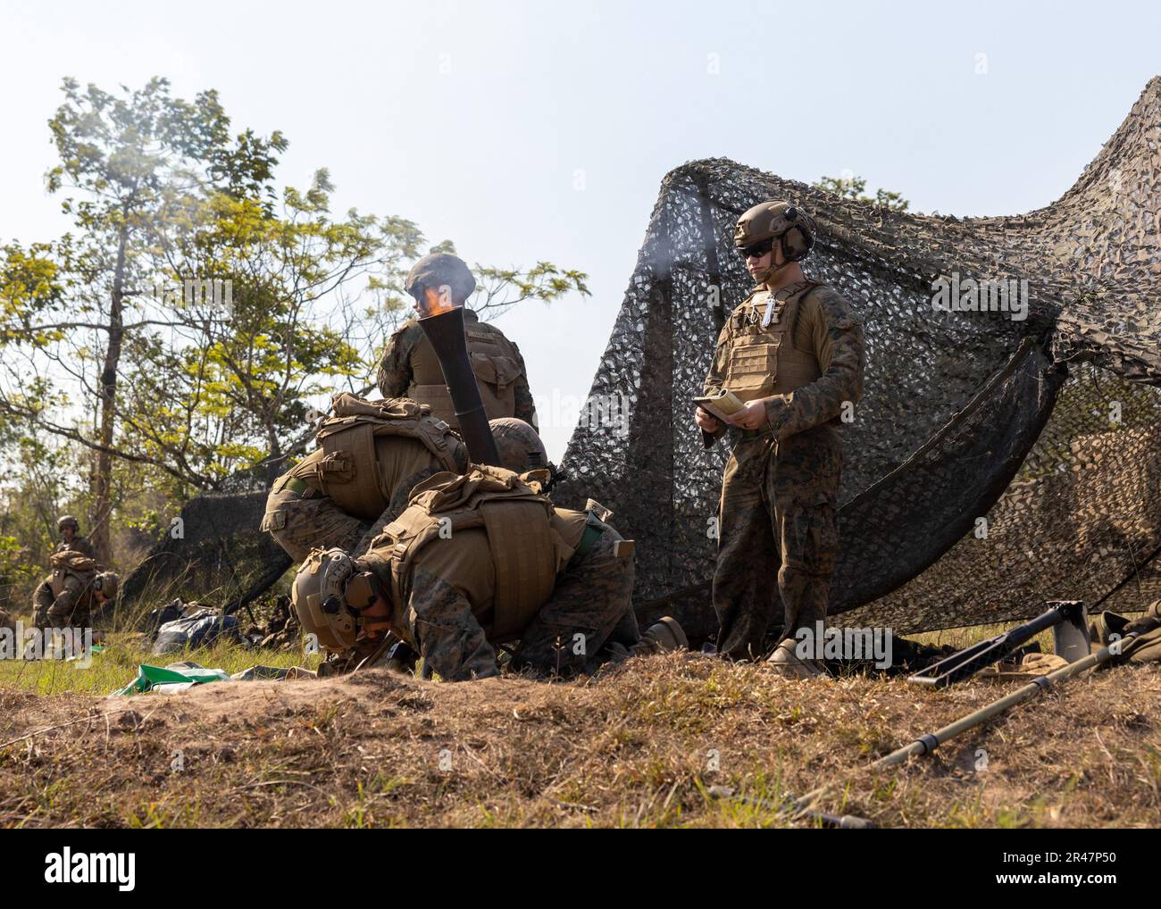 4 2 mortar team hi-res stock photography and images - Alamy