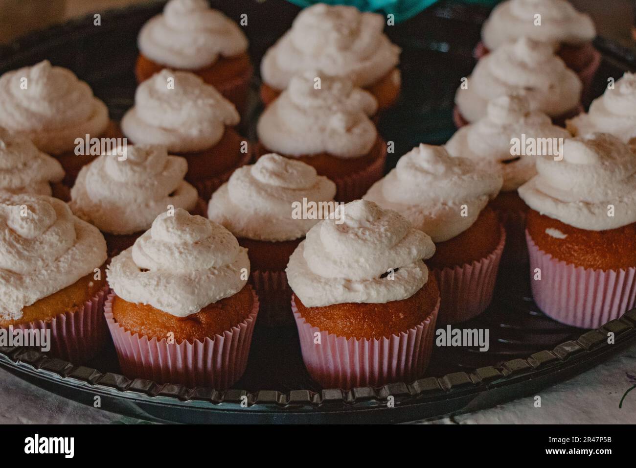 Cupcake with sugar hi-res stock photography and images - Alamy