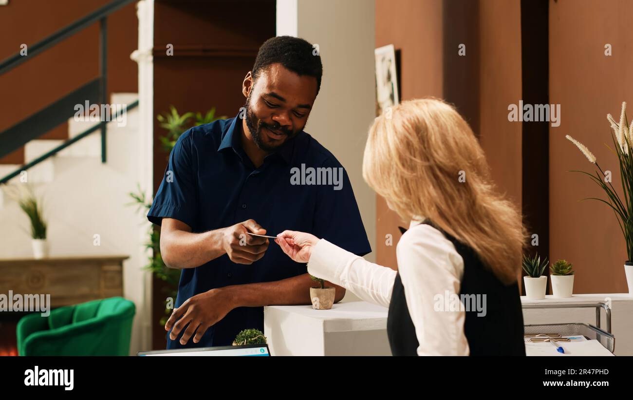 Diverse traveller hi-res stock photography and images - Alamy