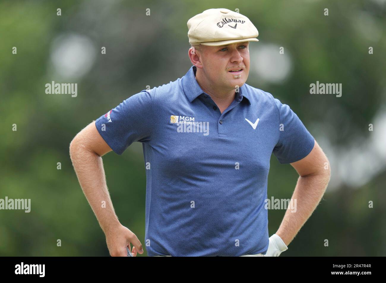 Harry Hall hits prepares to putt on the 10th hole during the second ...