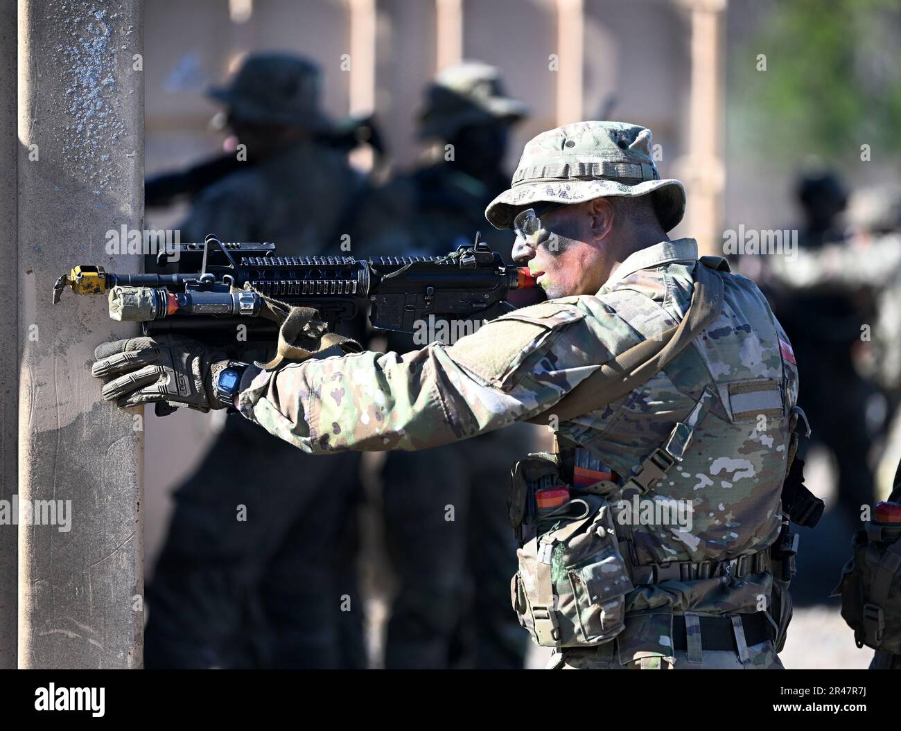 Soldiers assigned to the U.S. Army John F. Kennedy Special Warfare ...