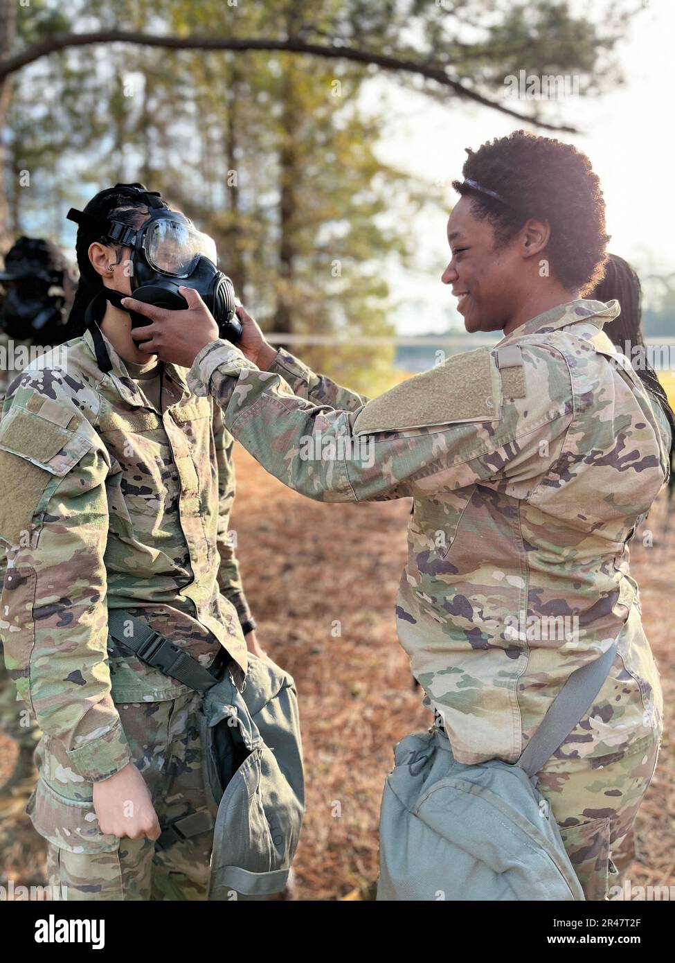 U.S. Army Soldiers assigned to the Division Sustainment Troops ...